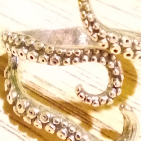 Fashion Jewelry | Jewelry | Silver Tone Octopus Arm Tentacle Cthulhu ...